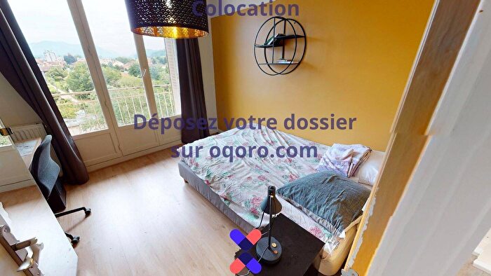 Appartement à louer - Les Buissonnees, Fontaine - 5 pièces - 4 chambres