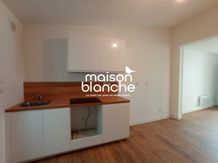 Appartement à louer - Saint-Médard-de-Guizières - 3 pièces - 2 chambres