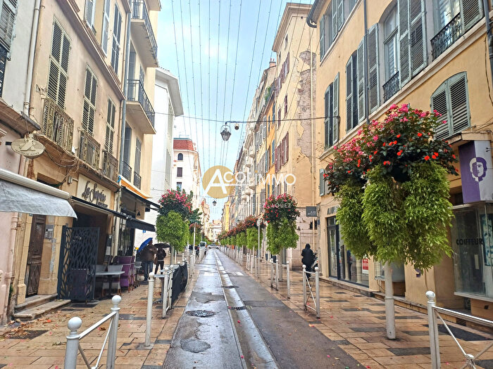 Toulon, Place d'Armes : Appartement 2 pièces à vendre
