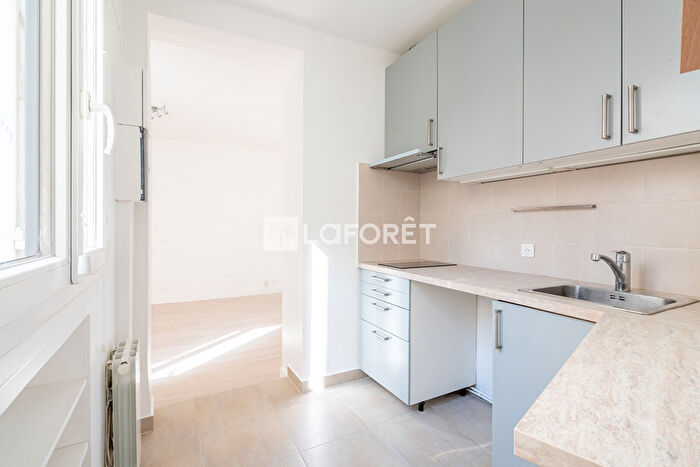 Appartement 2 pièces à Paris 15ème, Violet, Commerce, à vendre