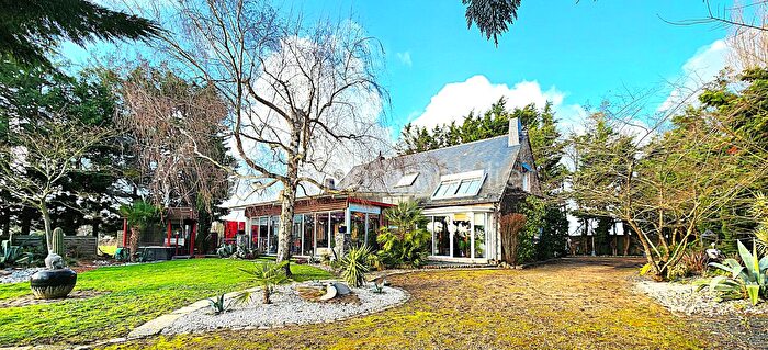 Maison à vendre - Soulaire-et-Bourg - 6 pièces - 3 chambres