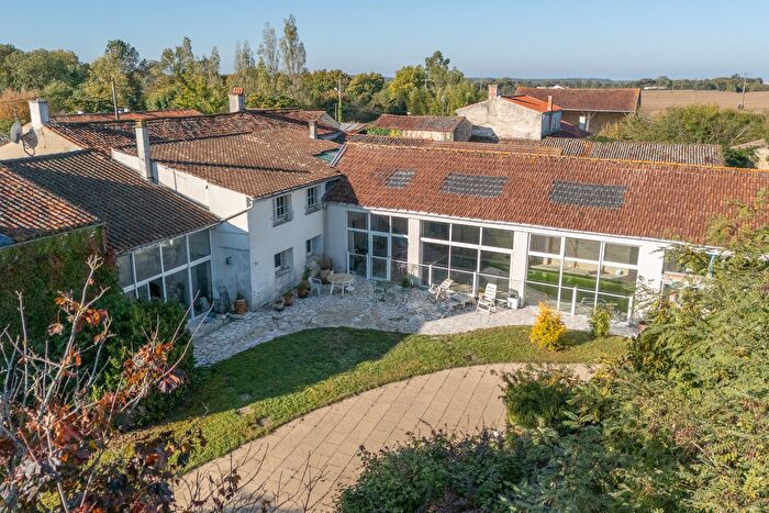 Maison à vendre - Saint-Mard - 9 pièces - 6 chambres