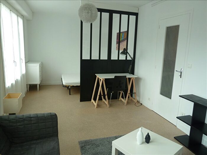 Appartement 1 pièce à Quartiers Nord-Est, Jeanne d'Arc, à louer