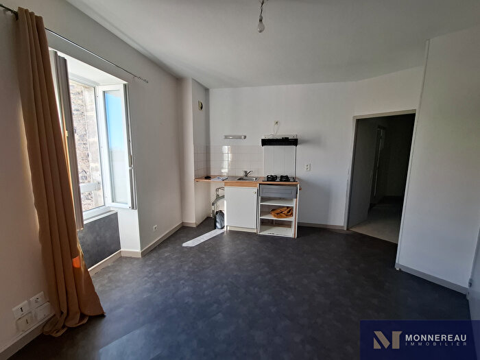 Appartement à louer - Barbezieux-Saint-Hilaire - 2 pièces - 1 chambre