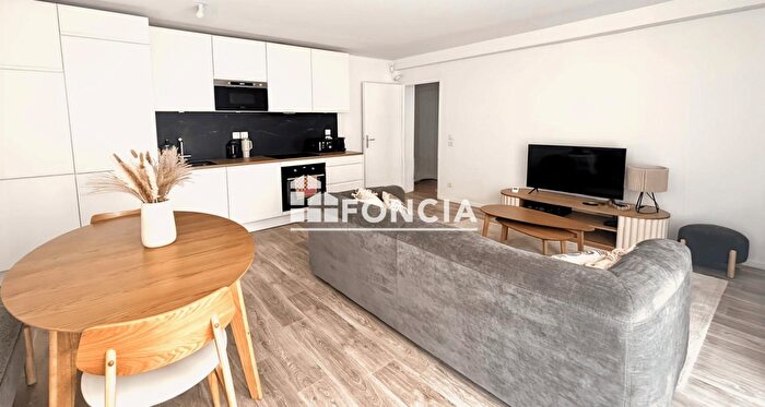 Lognes, Mandinet Nord, Tour dAuvergne : Appartement 3 pièces à vendre