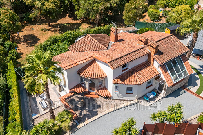 Maison à vendre - Mandelieu-la-Napoule - 6 pièces - 3 chambres