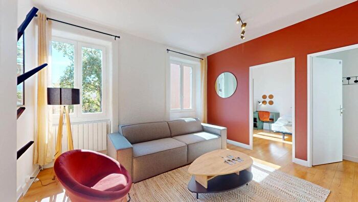 Appartement à louer - Ferrandière Maisons-Neuves, Villeurbanne - 6 pièces - 5 chambres