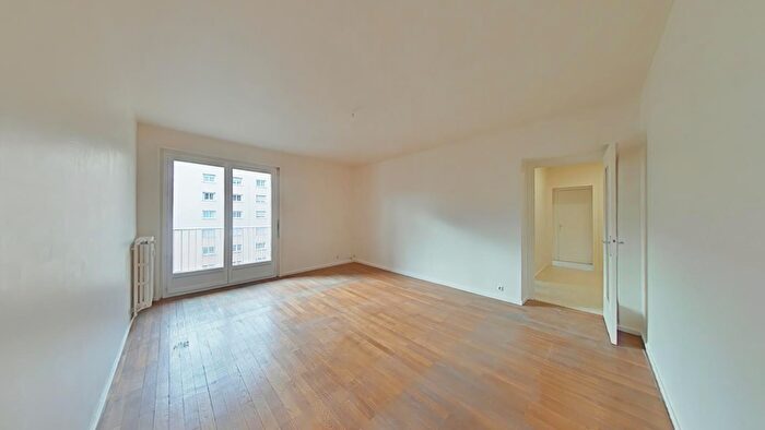 Appartement à louer - Saint-Étienne, La Terrasse, Bel Air, Bergson, Carnot - 2 pièces - 1 chambre