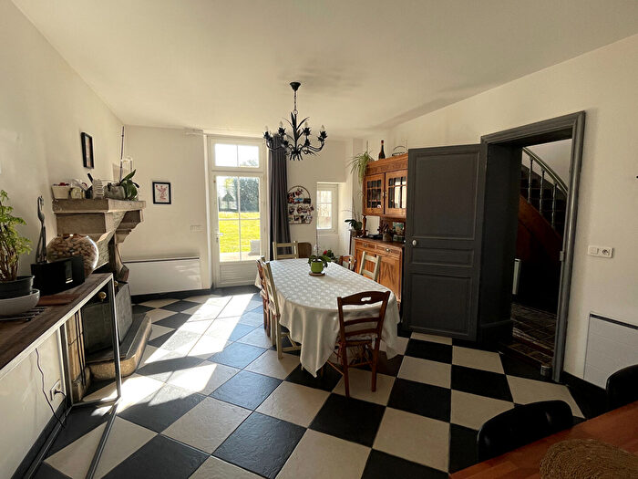 Maison à vendre - La Limouzinière - 9 pièces - 6 chambres