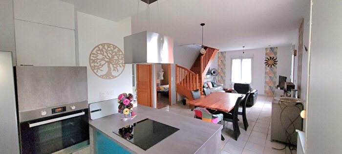 Appartement à vendre - Saint-Dié-des-Vosges - 5 pièces - 4 chambres