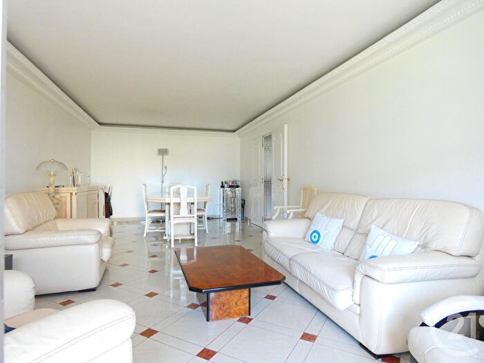 Appartement à vendre - Paris e , Porte de la Villette - 3 pièces - 2 chambres