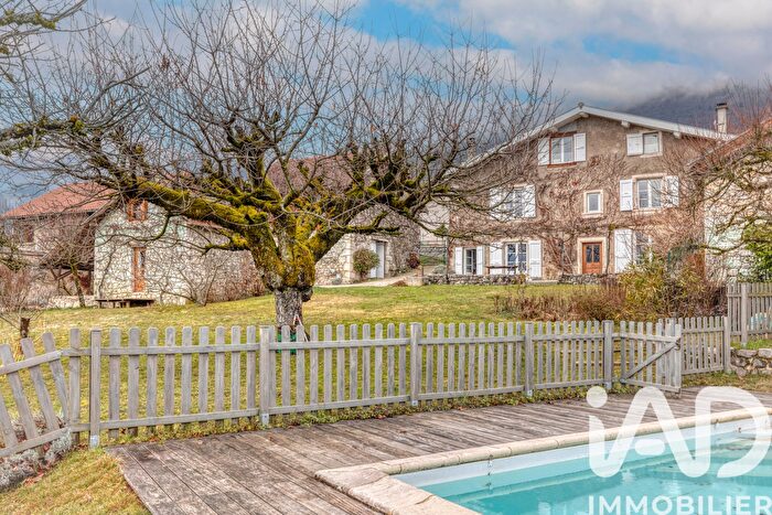 Maison à vendre - Saint-Ismier - 8 pièces - 6 chambres