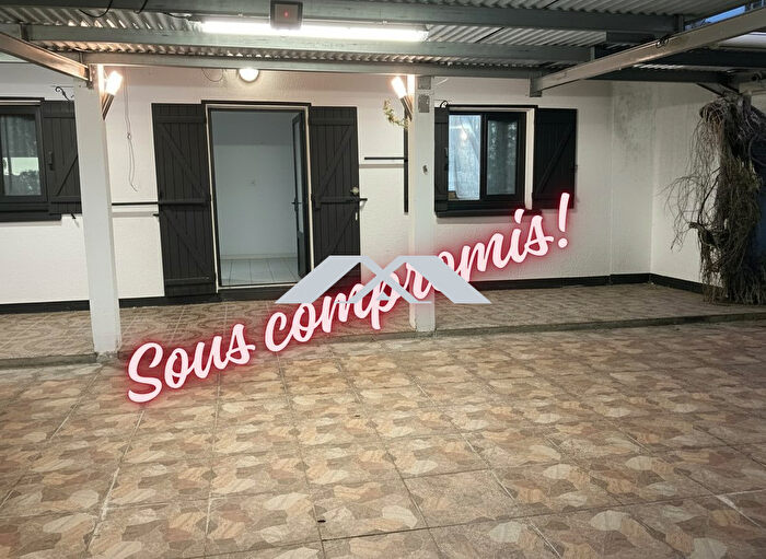 Maison à vendre - Le Tampon, Centre-ville - 3 pièces - 2 chambres