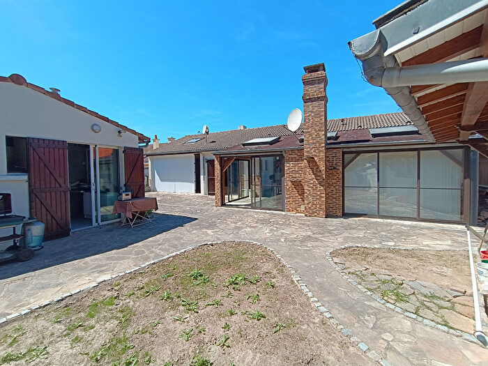 Maison à vendre - Saint-Michel-Chef-Chef - 5 pièces - 3 chambres