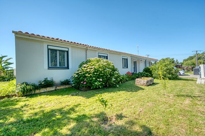 Maison 7 pièces à Tonnay-Charente, à vendre