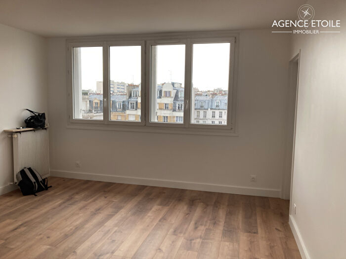 Appartement à louer - Paris e , Simplon, Poissonniers - 2 pièces - 1 chambre