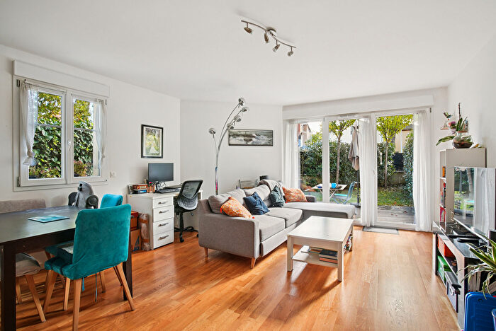 Appartement à vendre - Nanterre, Chemin de lîle - 3 pièces - 2 chambres