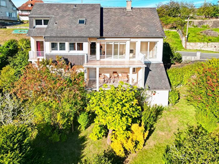 Maison à vendre - Biars-sur-Cère - 6 pièces - 5 chambres