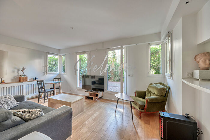 Appartement à vendre - Issy-les-Moulineaux, Les Iles, La Ferme - 2 pièces - 1 chambre