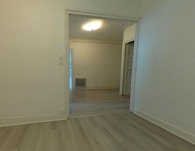 Appartement à louer - Lyon e , Monchat - 3 pièces - 2 chambres