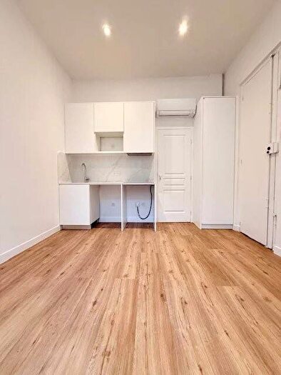 Appartement à louer - Cambronne-Garibaldi, Paris ème arrondissement - 1 pièce