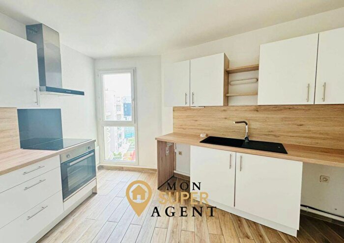 Appartement à louer - Rive de Seine Sud Est, Melun - 3 pièces - 2 chambres