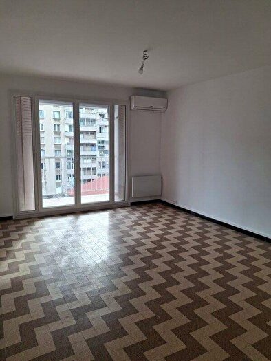 Appartement à louer - Marseille ème arrondissement - 3 pièces - 2 chambres