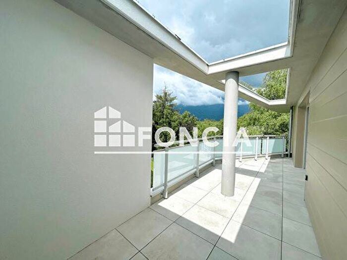 Appartement à louer - Ouest, Saint-Genis-Pouilly - 3 pièces - 2 chambres