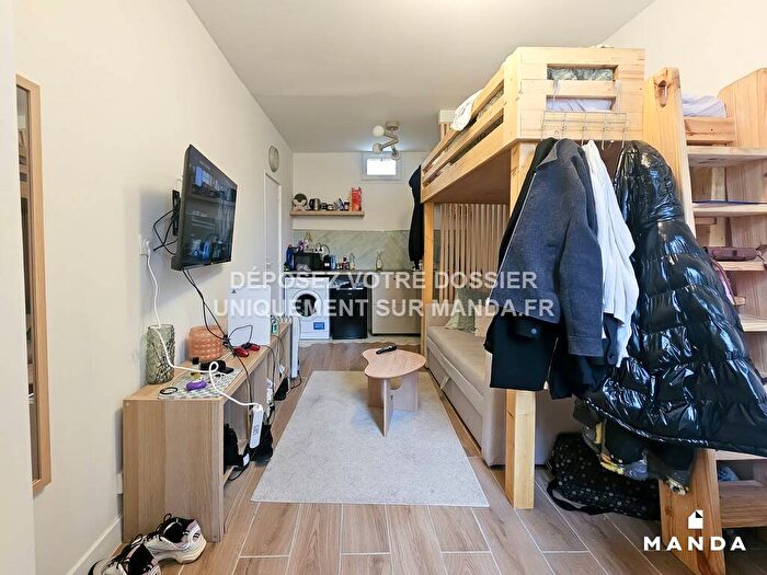 Appartement à louer - Zola, Villejuif - 1 pièce