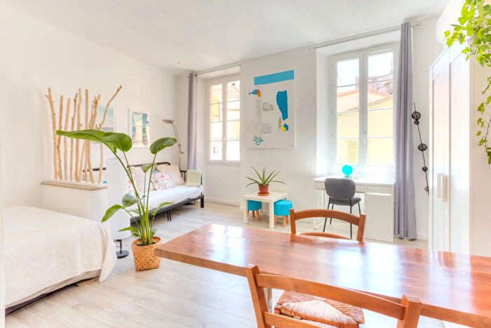 Appartement à vendre - Nice, Le Port - 1 pièce