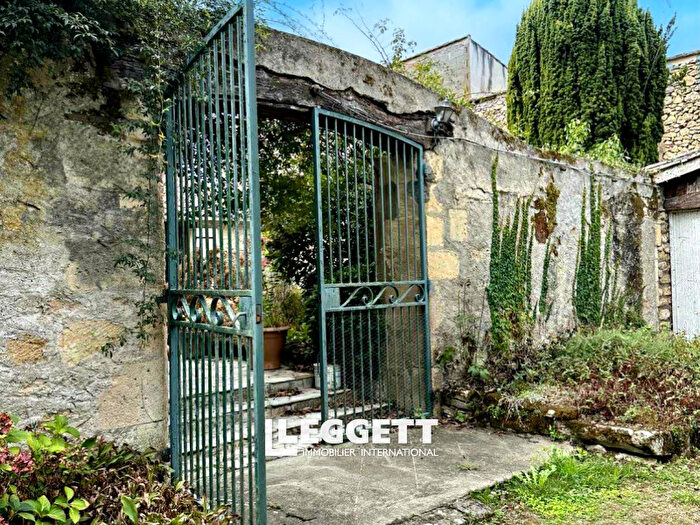 Maison à vendre - Blasimon - 8 pièces - 4 chambres