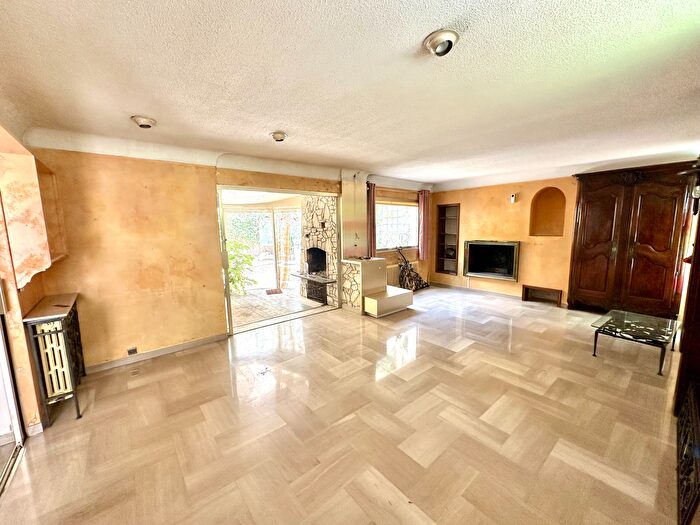 Maison 5 pièces à Nîmes, Gambetta, à vendre