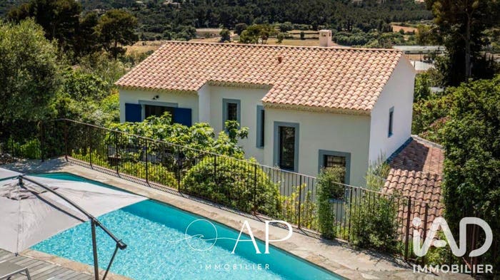 Hauteurs de Carqueiranne - Maison 7 pièces à louer