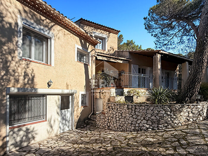 Maison à vendre - Bouc-Bel-Air, Terre Blanche, La Croix dOr, La Gardure - 7 pièces - 5 chambres