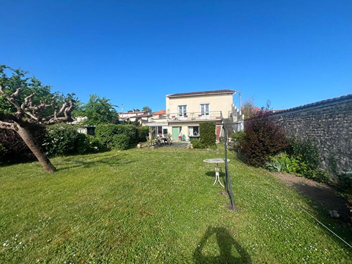 Maison 4 pièces à Saint-Maixent-lécole, à vendre