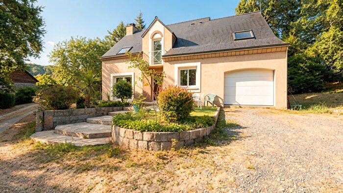 Bourg-des-Comptes - Maison 6 pièces à vendre