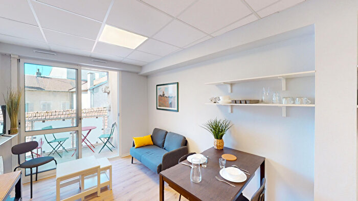 Oyonnax, Centre-ville, Niermes, Geilles, Croix Rousse : Appartement 1 pièce à louer