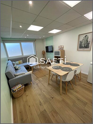 Laval, Hilard : Appartement 6 pièces à vendre