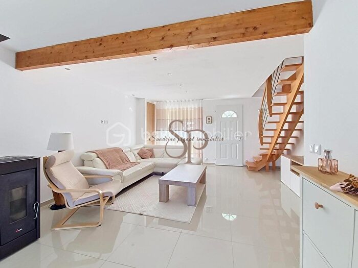 Maison 4 pièces à vendre à Noisy-Rudignon