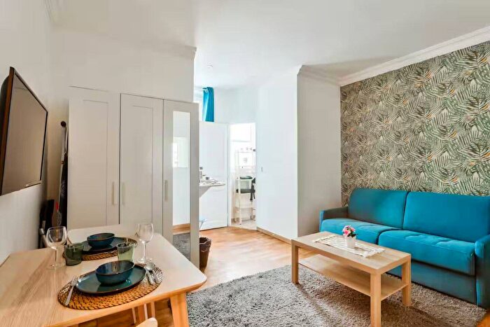 Appartement à louer - Clichy-Trinité, Paris ème arrondissement - 1 pièce