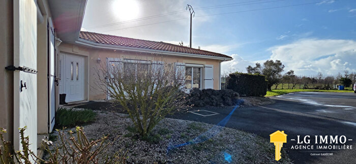 Maison à vendre - Meursac - 5 pièces - 4 chambres