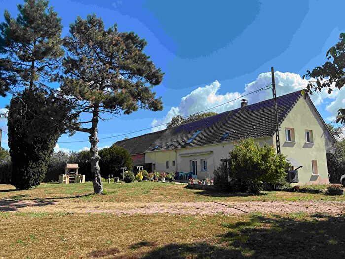 Maison 14 pièces à vendre à Neauphe-sous-Essai