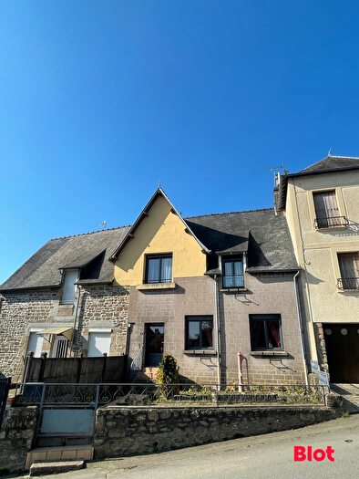 Maison à vendre - Saint-Germain-en-Coglès - 6 pièces - 4 chambres