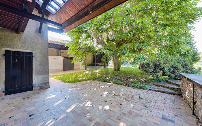Cailloux-sur-Fontaines - Maison 8 pièces à vendre