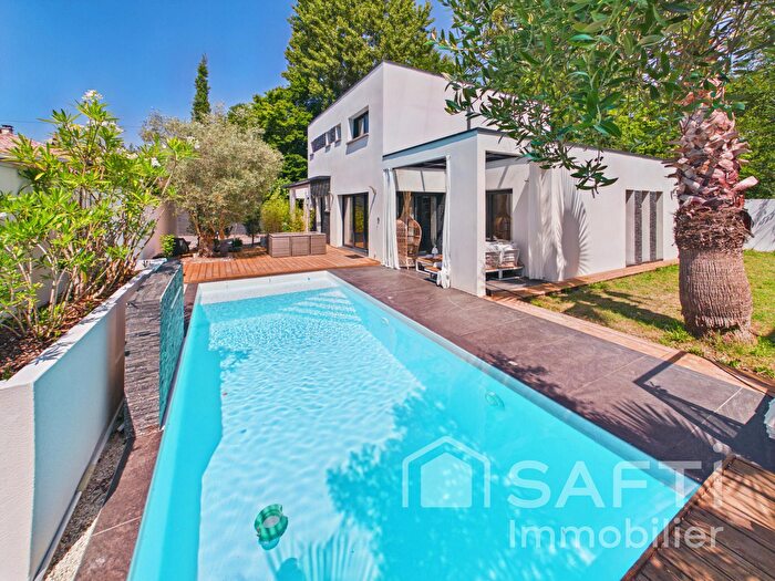 Maison 6 pièces à Saint-Médard-en-Jalles, Centre-ville, à vendre