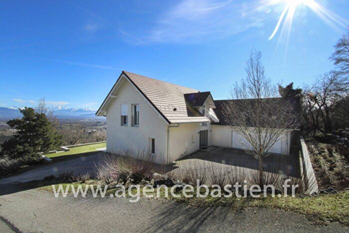 Maison à louer - Échenevex - 5 pièces - 4 chambres