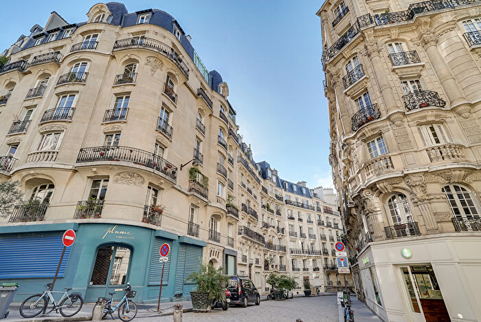 Appartement 4 pièces à Paris 18ème, Grandes Carrières, Clichy, à vendre