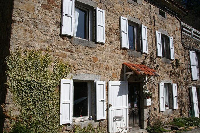 Saint-Pierre-sur-Doux : Maison 8 pièces à vendre