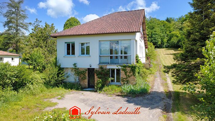 Maison 8 pièces à Le Bugue, à vendre