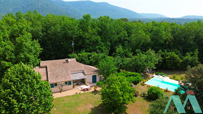 Maison à vendre - Signes - 7 pièces - 5 chambres